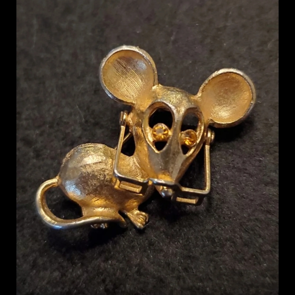 Avon Vintage Collectible Signed Mouse Brooch Pin 1973… - Gem